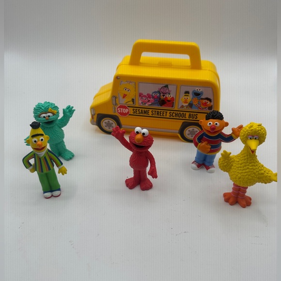 seasme street | Toys | Sesame Street Figurine Set With School Bus ...